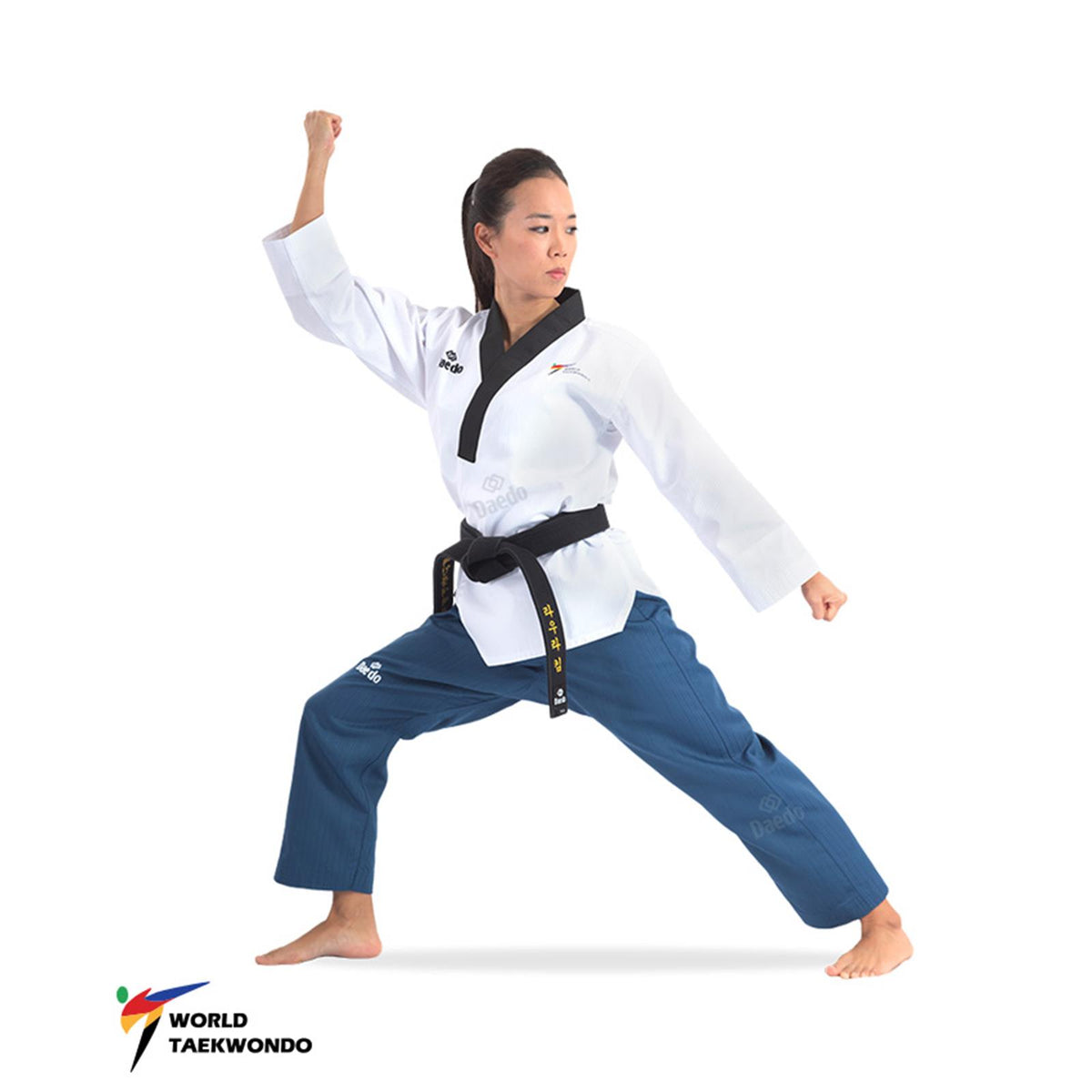 Dobok Poom Donna Bianco-Blu Daedo | Uniforme Taekwondo – Fight Club Store